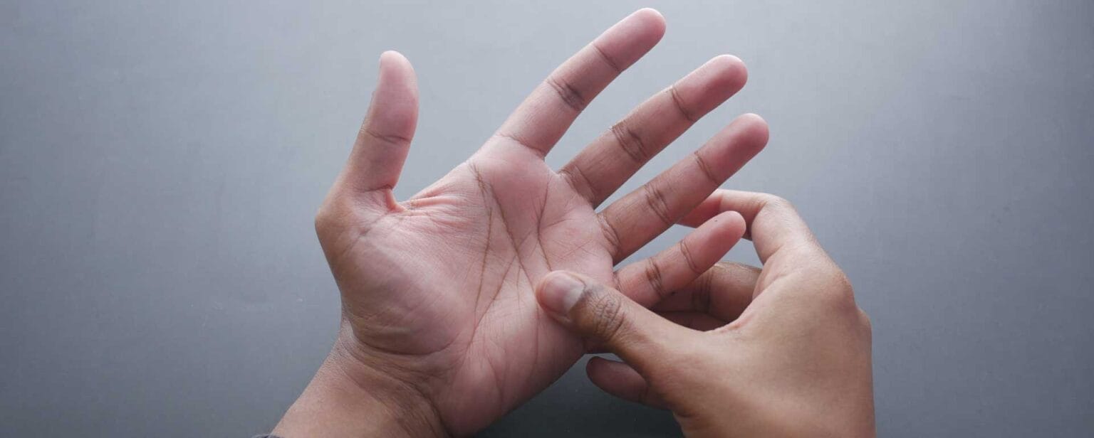 Myths: Cracking Your Knuckles Cause Arthritis ? | MHV Clinic