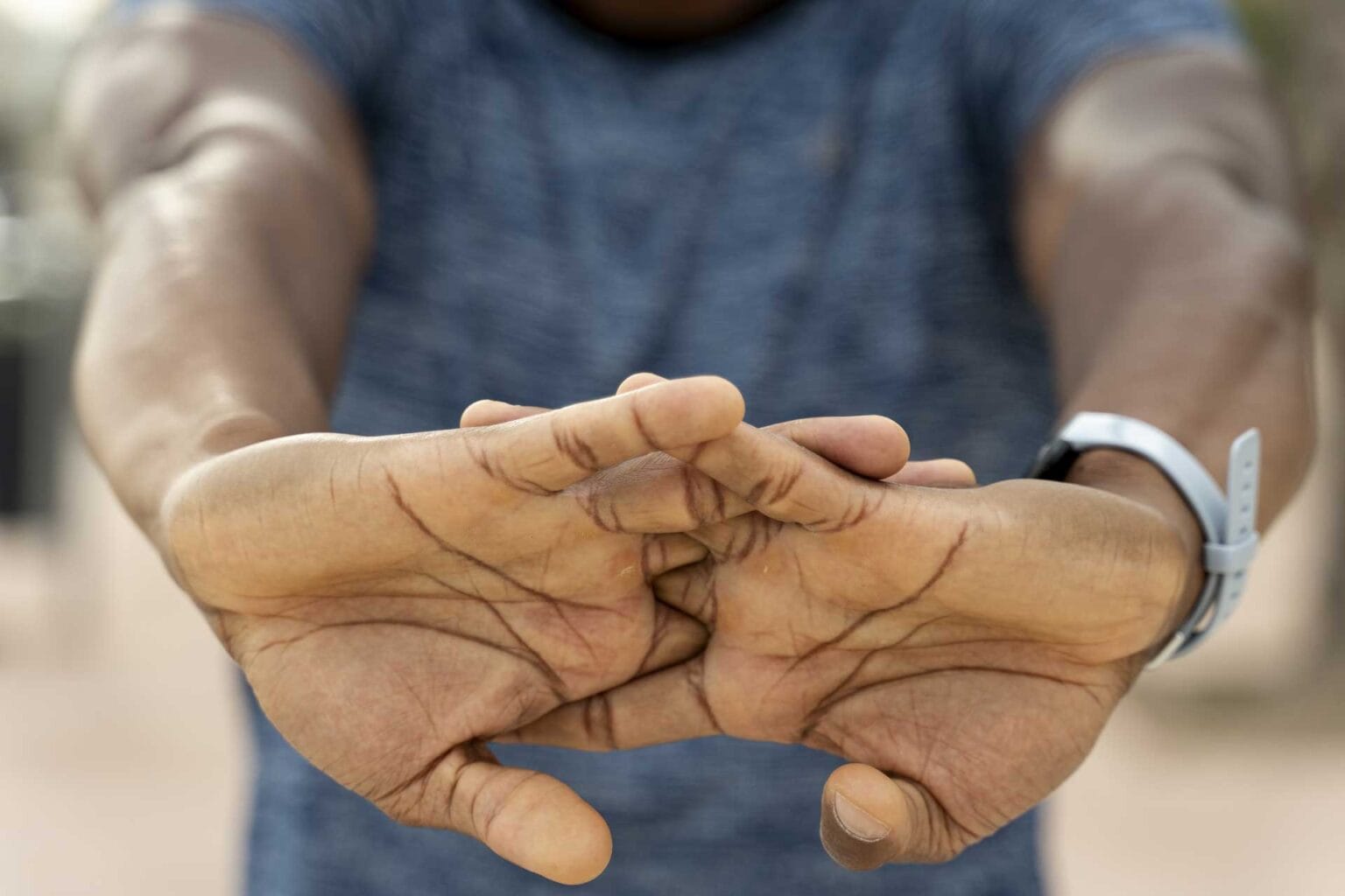 Myths: Cracking Your Knuckles Cause Arthritis ? | MHV Clinic